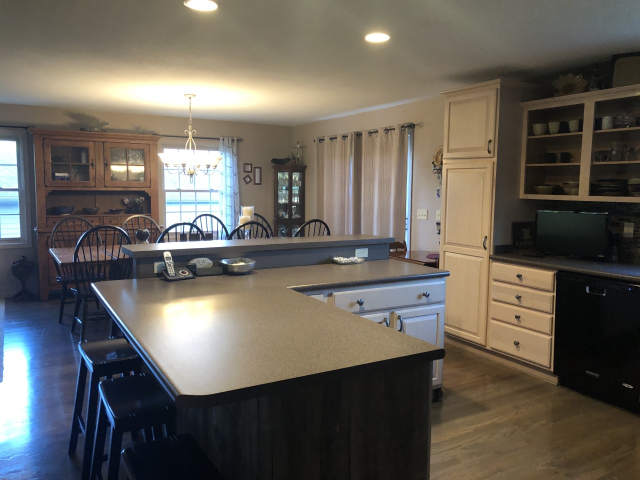 Newly Available--Spacious 5-Bedroom Retreat with Modern Comfort & Charm ...